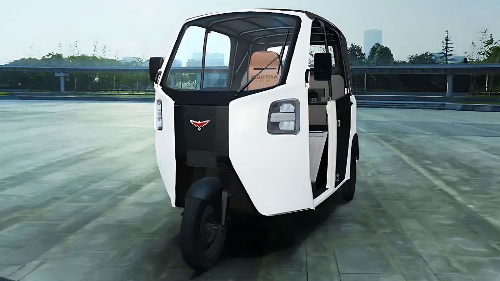 Montra Electric Super Auto with a top speed of 55 kilometers per hour Montra Electric Super Auto with a top speed of 55 kilometers per hour